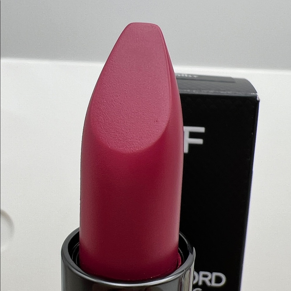 Tom Ford | Makeup | Tom Ford Fabulous Lip F6 Berry Lipstick Luxurious ...